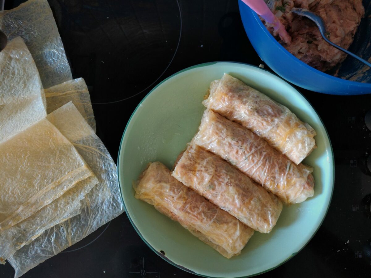 Teochew Crispy Prawn Rolls: Heyzor 潮汕虾枣 – CARRY IT LIKE HARRY